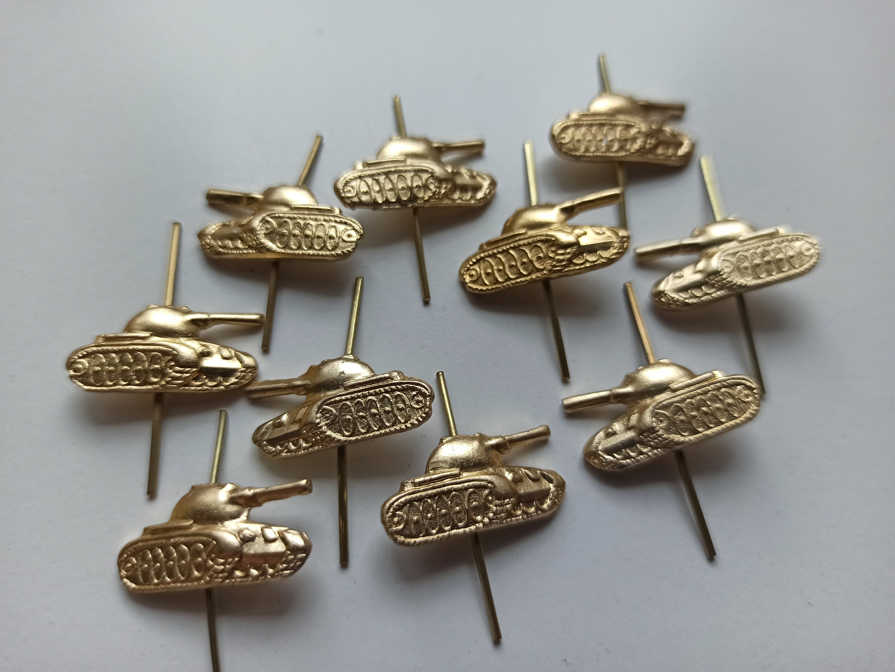 Sowjetischen Panzer Abzeichen Tank Cocarde Militärische Pin Tank Pins ...