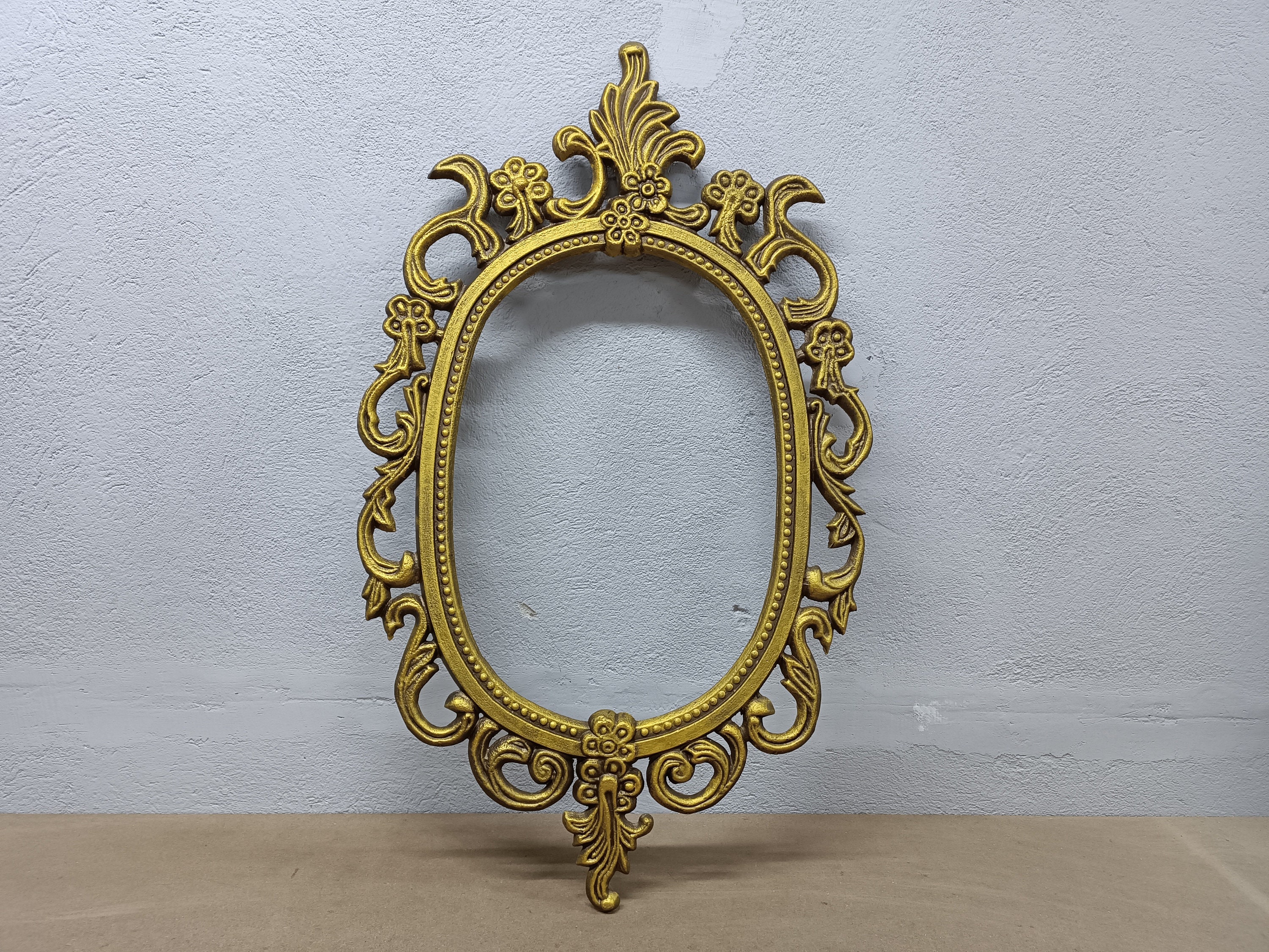 Victorian Oval Frames