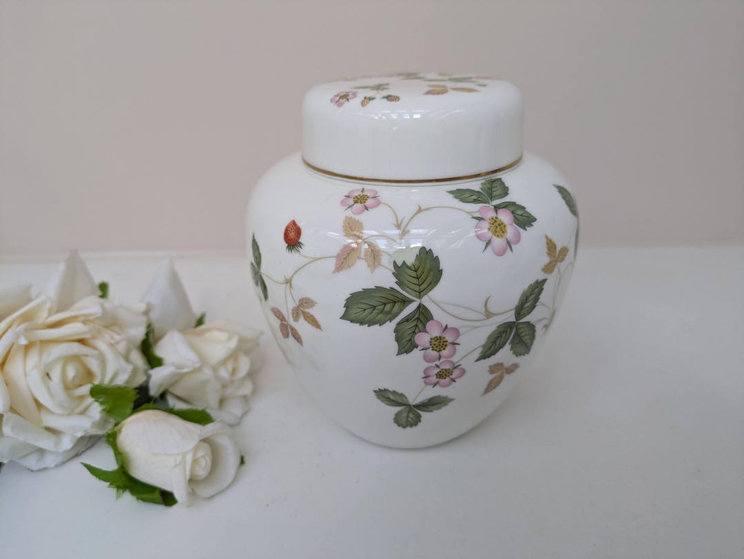 Large Ginger Jar, Wild Strawberry Pattern, Wedgwood, Lidded Pot, 1970s ...