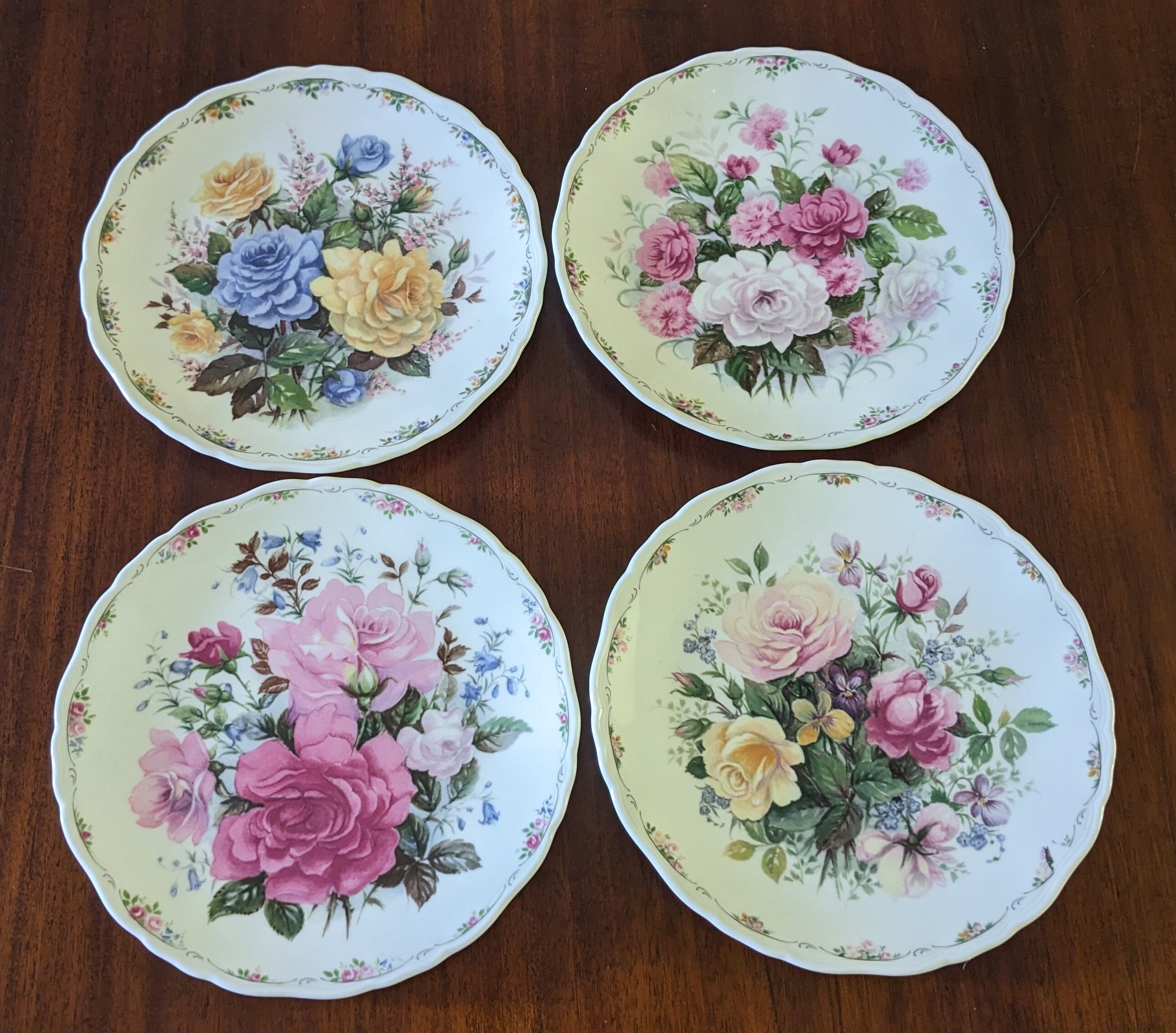 Royal Albert Collectors Plate, the Rose Garden Collection, Blue Moon ...