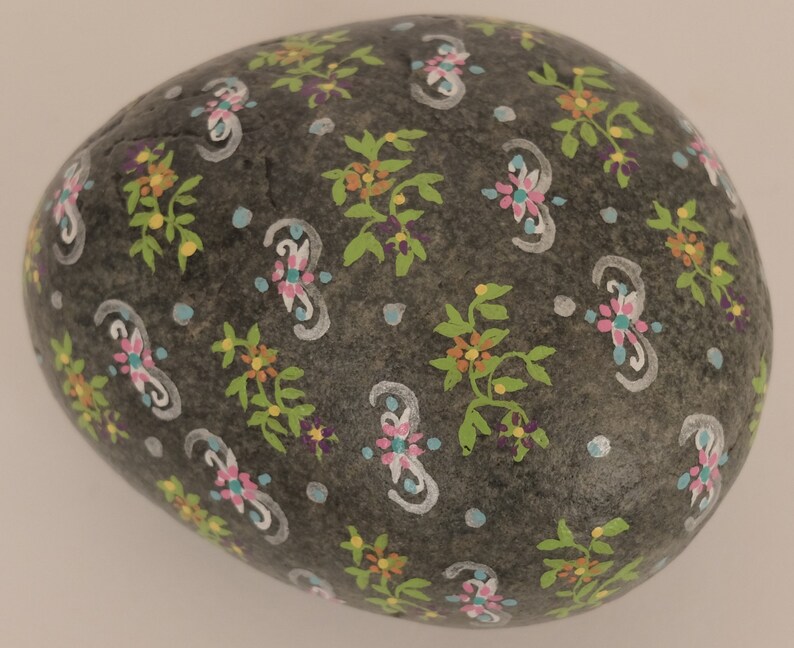 Grandma's Apron -- Hand-painted Rock - Etsy