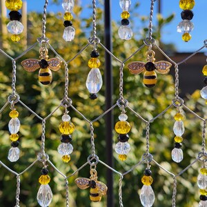 NEW 12x 9 Beaded Chicken Wire Window Sun Catcher Bee Themed Handmade ...