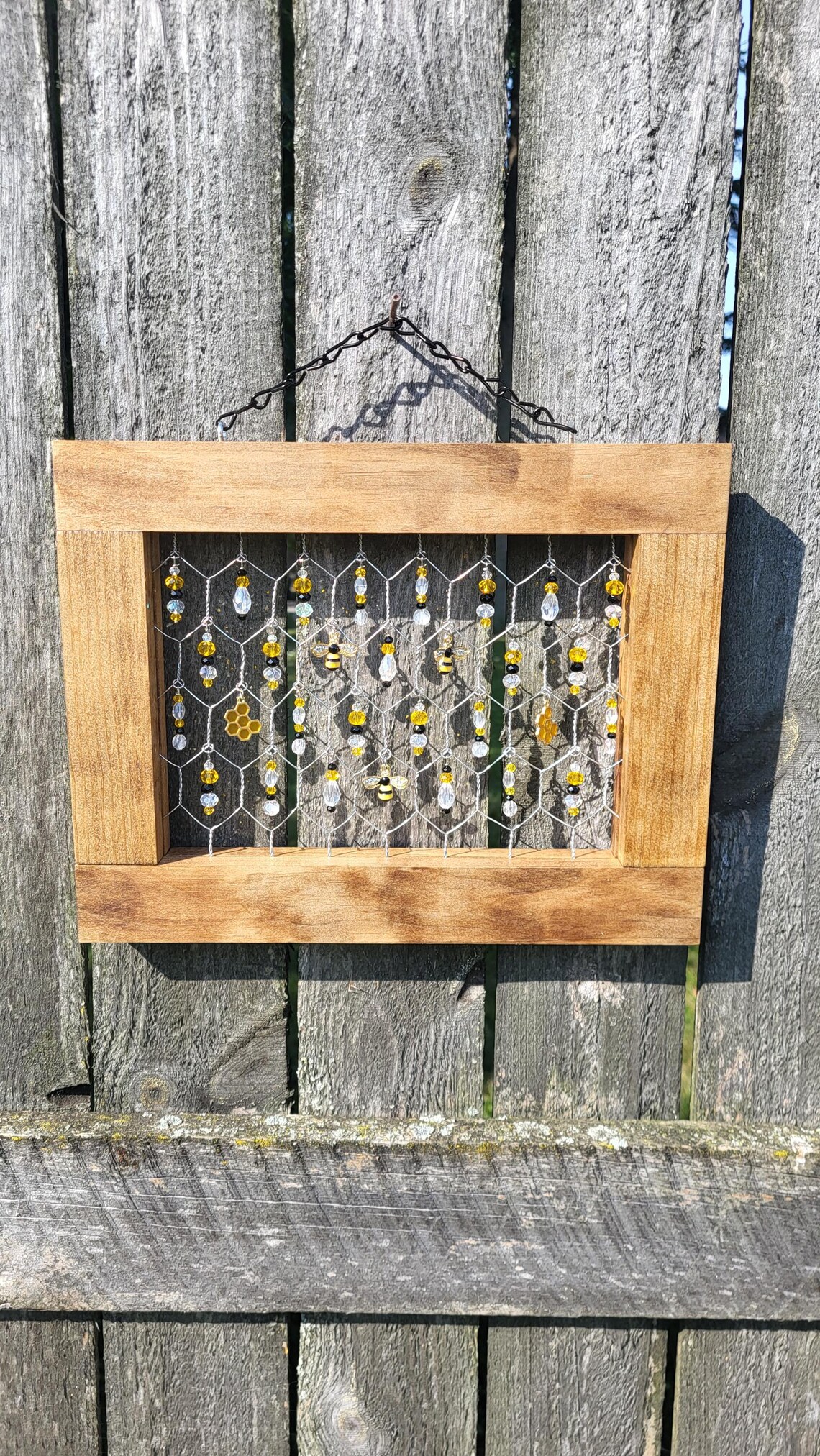 NEW 12x 9 Beaded Chicken Wire Window Sun Catcher Bee Themed Handmade ...