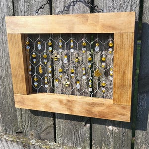 NEW 12x 9 Beaded Chicken Wire Window Sun Catcher Bee Themed Handmade ...