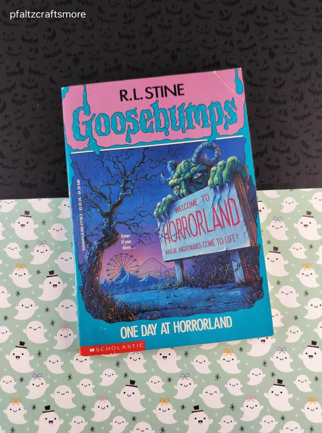 Vintage 1990's R.L. Stine Goosebumps #16, One Day at Horrorland ...