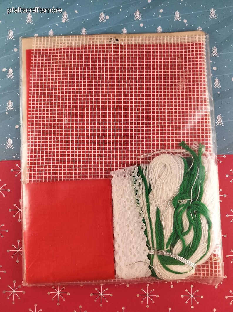 Vintage Vogart Crafts Christmas Pillow Net Darning Kit NEW - Etsy