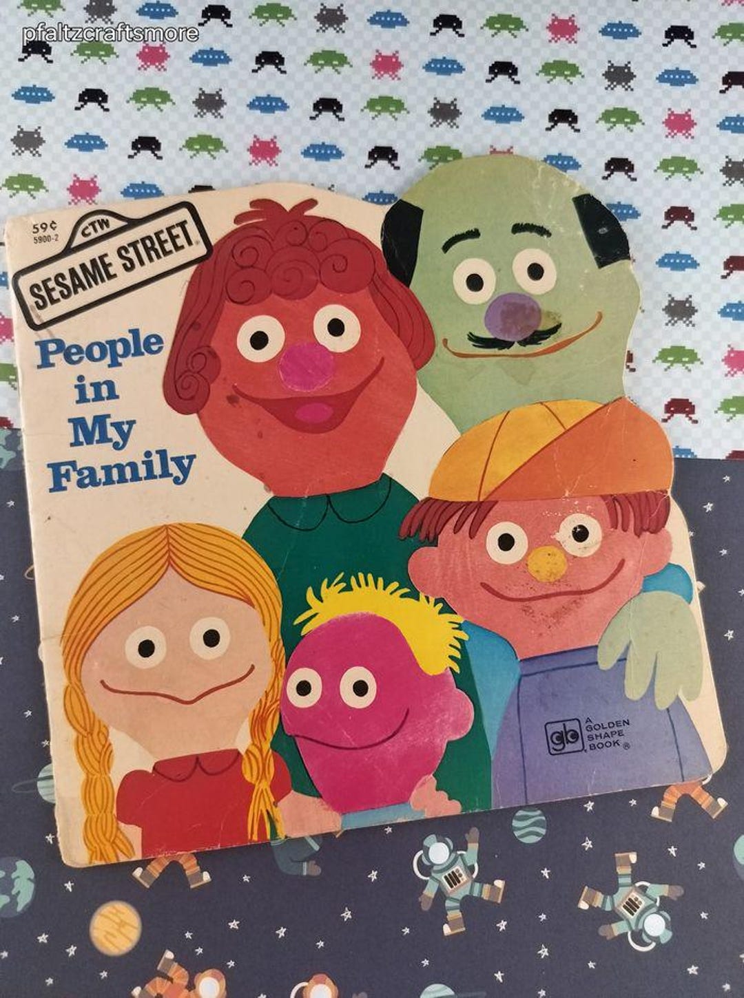 Vintage 1979 Golden Super Shape Book Sesame Street People in My Family ...