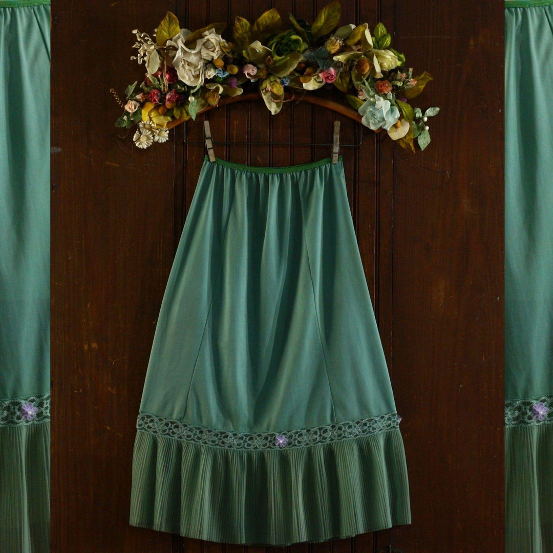 Emerald Green Fancy Flounce Hem Sheer Chiffon Crystal Pleat Lace Mid ...