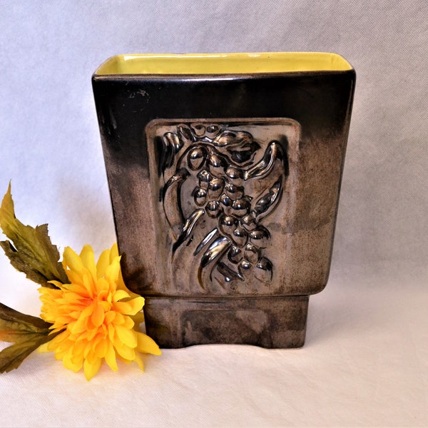 Red Wing Vases - Etsy