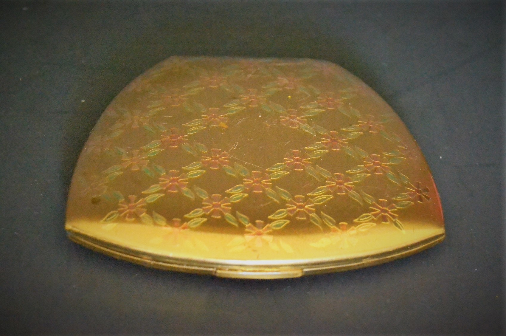 Vintage, Etched, Elgin American Shell Makeup Compact - Etsy
