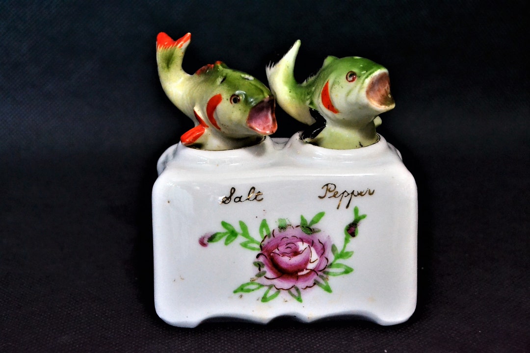 Vintage Nodding Bass Fish Salt and Pepper Shaker Set - Etsy