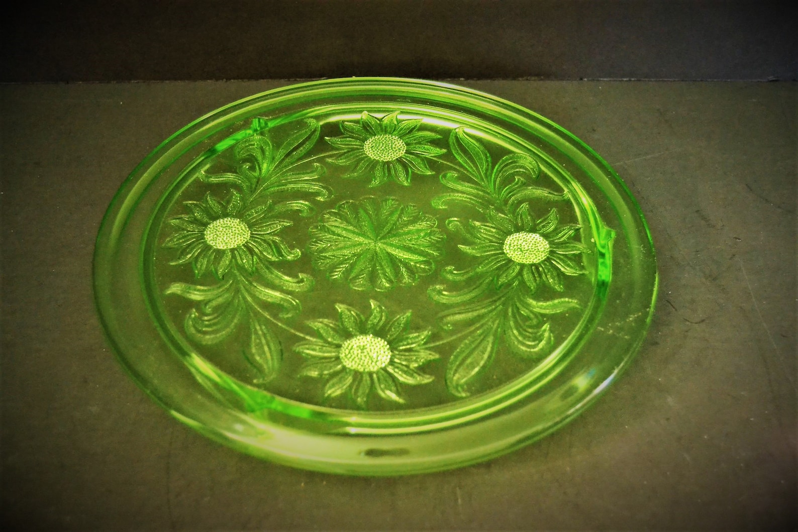 Sunflower Vaseline Glass Cake Plate - Jeannette Depression Glass - Etsy