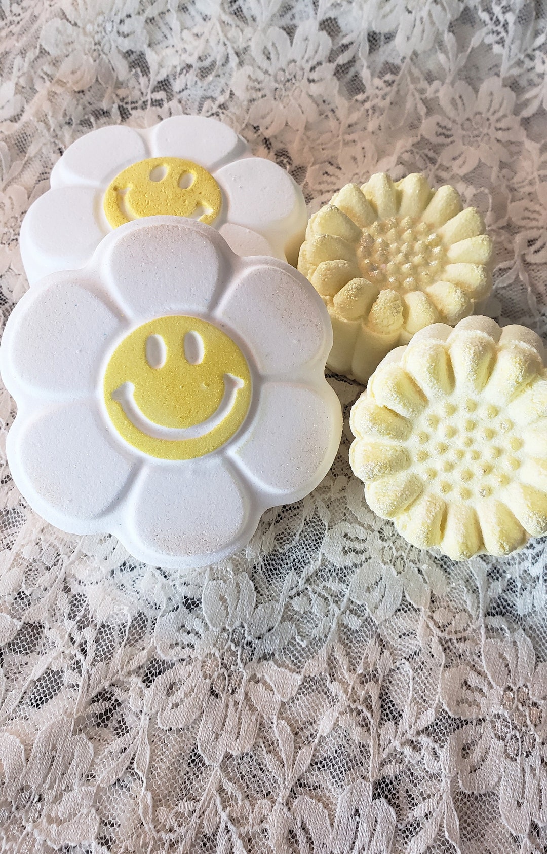 Daisy Bath Bomb Gift Set: Smiley Face, Flower Power Bath Bombs - Etsy