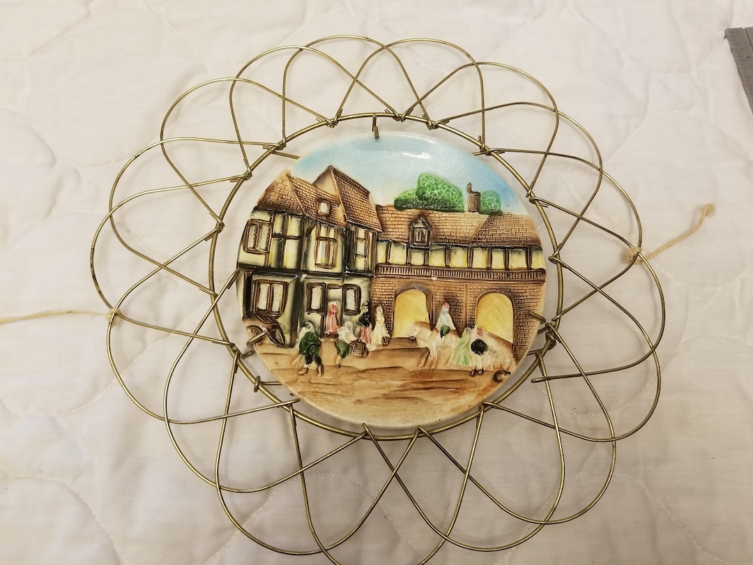 Vintage Collectors Plate in Mesh Wire Frame Wall Decor Wall Hanging - Etsy