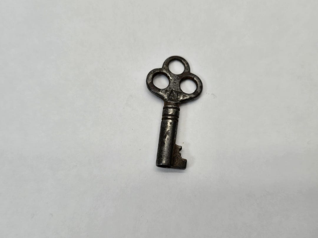 Antique Yale & Towne AT Steamer/trunk Barrel Key - Etsy