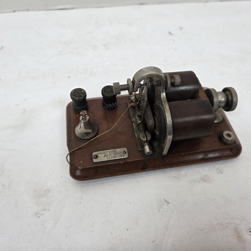 Alissa P14 Telegraph Model - Etsy Canada