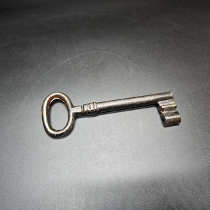 Large Cast Iron Novelty Display Key 7 Inch - Etsy