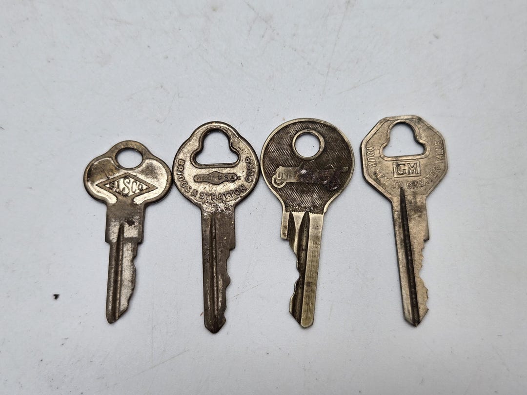 Lot of 4 Various Antique Automobile Car Keys, Basco Briggs Stratton ...