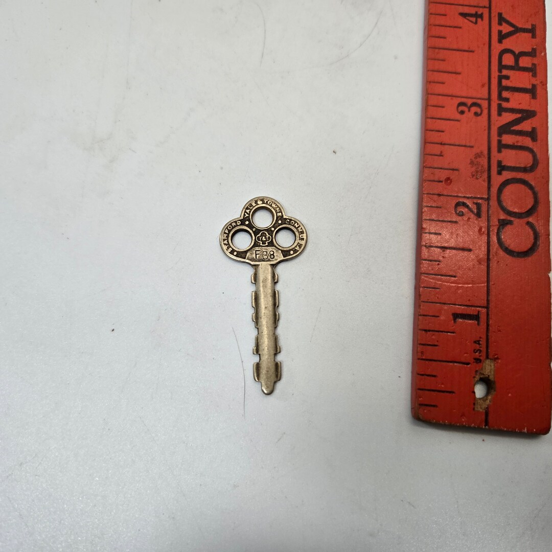 Antique Yale & Towne Standard Padlock Key F38 - Etsy