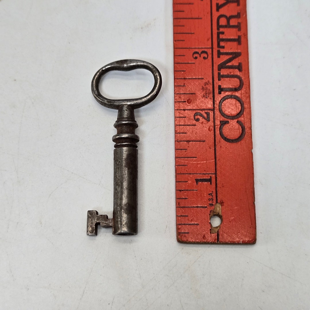 Early Antique Weird Bit Barrel Key Thick Barrel Turned Shaft Door ...
