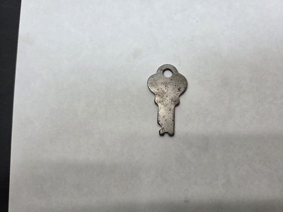 Antique vintage Trunk Steamer Key N56 - Gem
