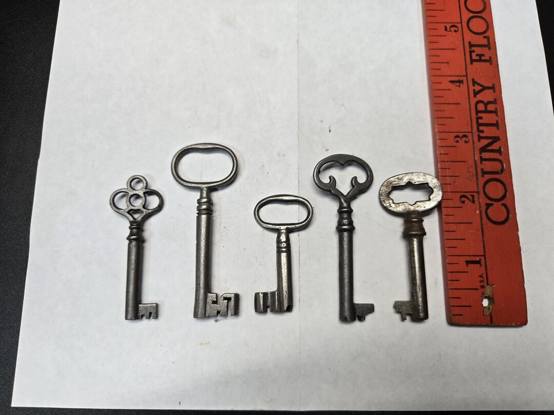 Lot of 5 Mixed Antique Barrel Keys Furniture or Padlock Keys Cabinet ...