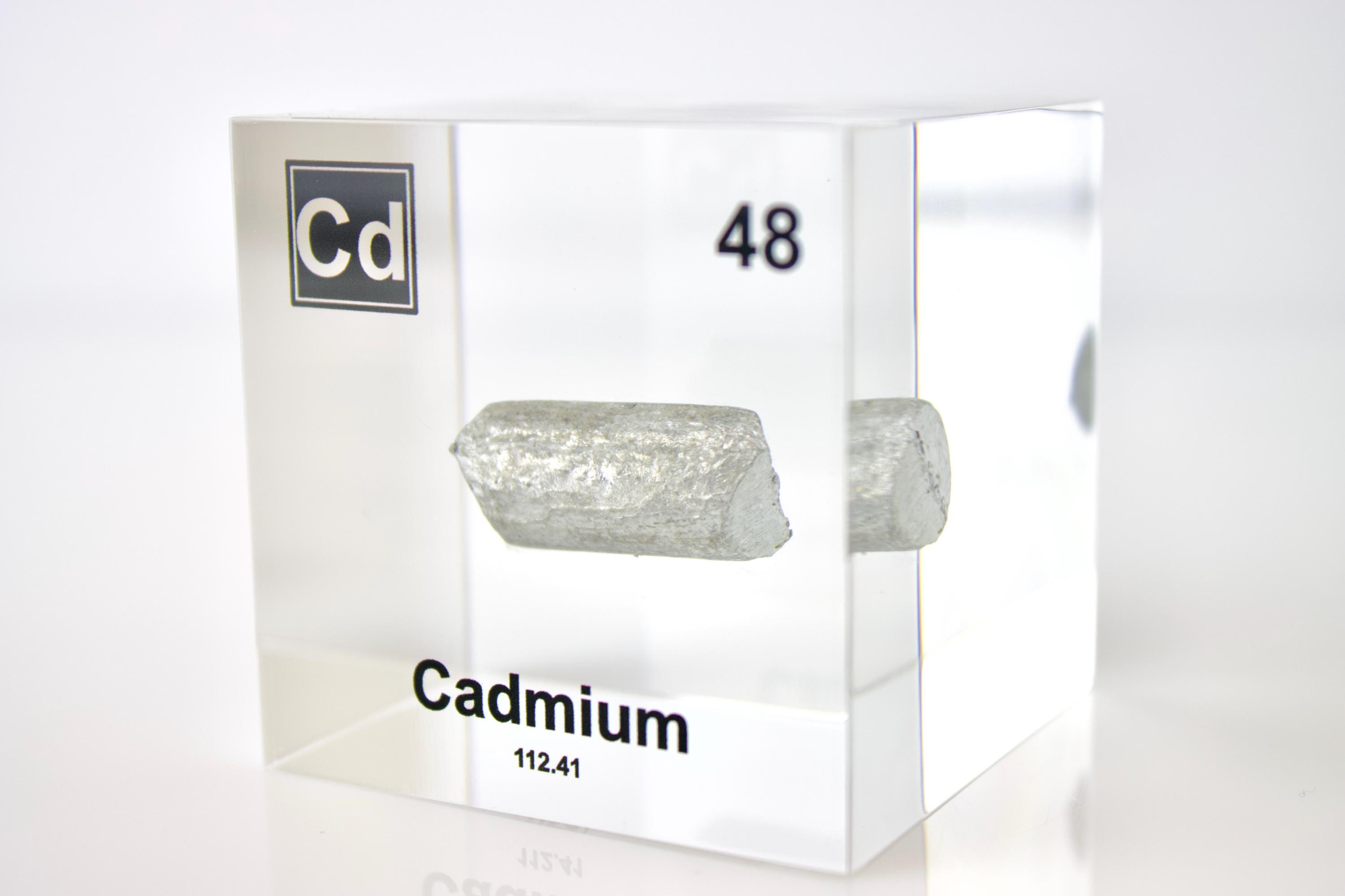 Cadmium Element Cube PERIODIC TABLE Display Cadmium Metal Ore ...