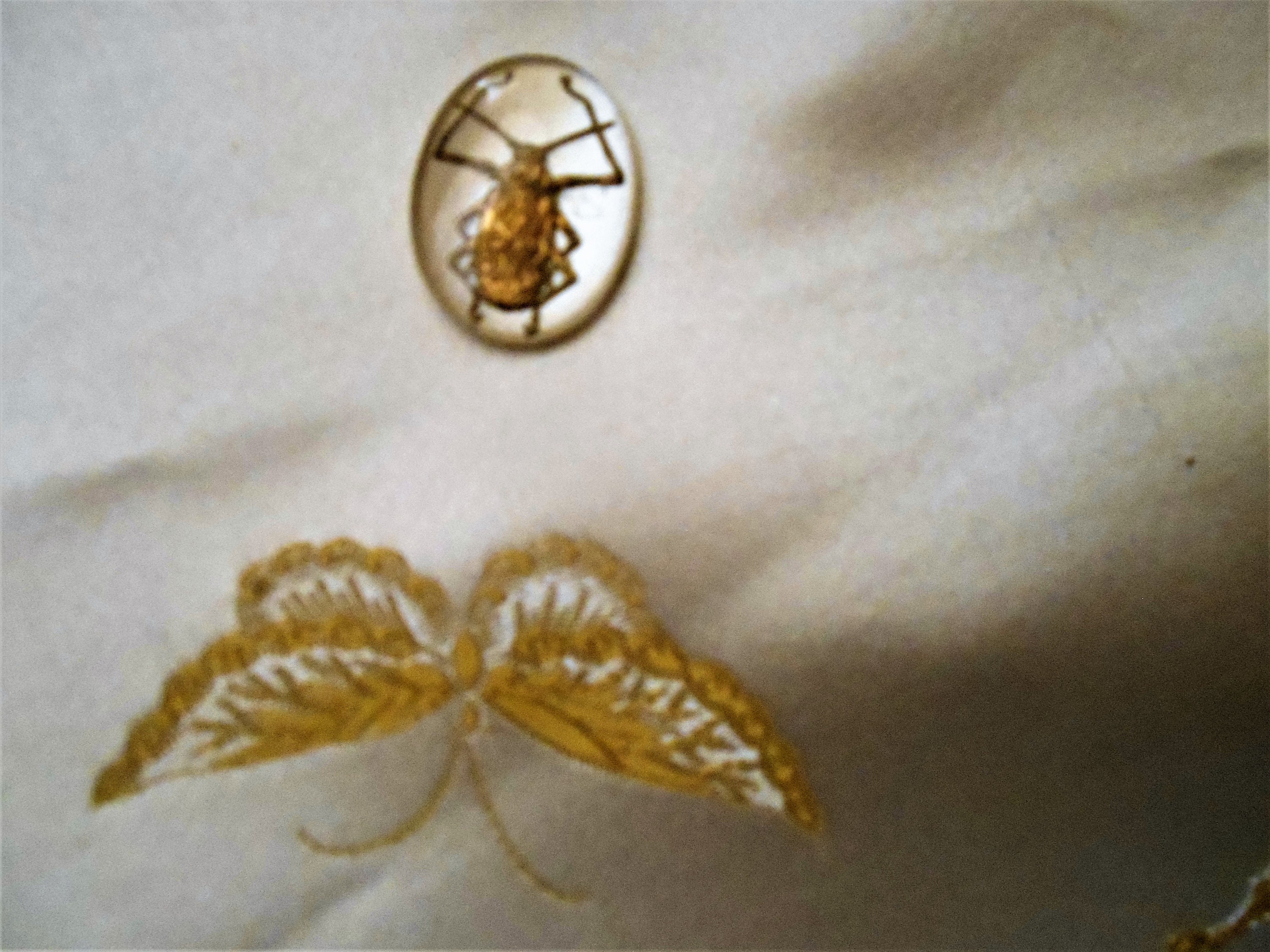 Vintage Glass German Reverse Intaglio Cabochon Gold and White Bug 18 X ...