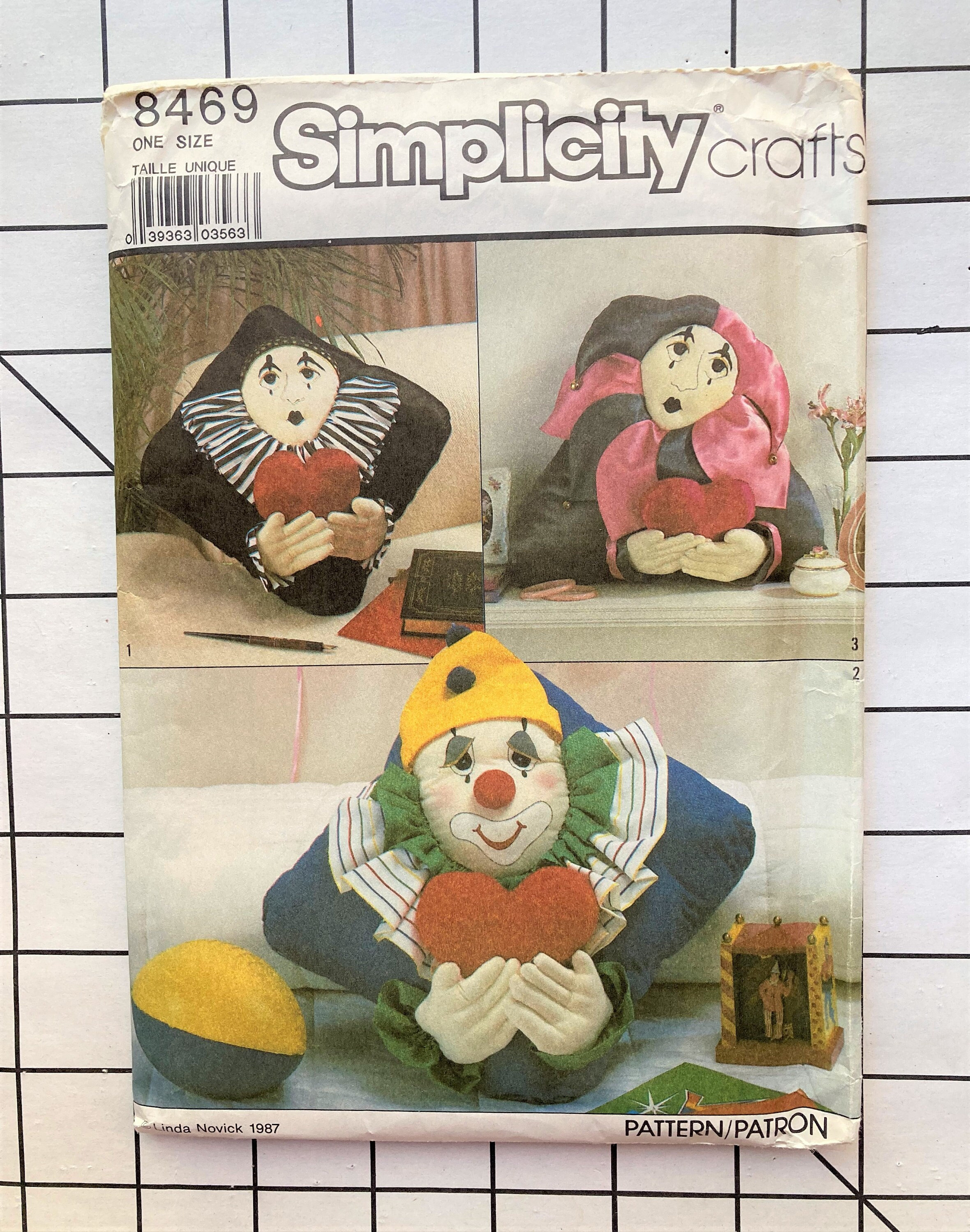 Simplicity 8469 Sewing Pattern Crafts Pillows Square Triangle Clowns Clown Circus Harlequin Mime ...