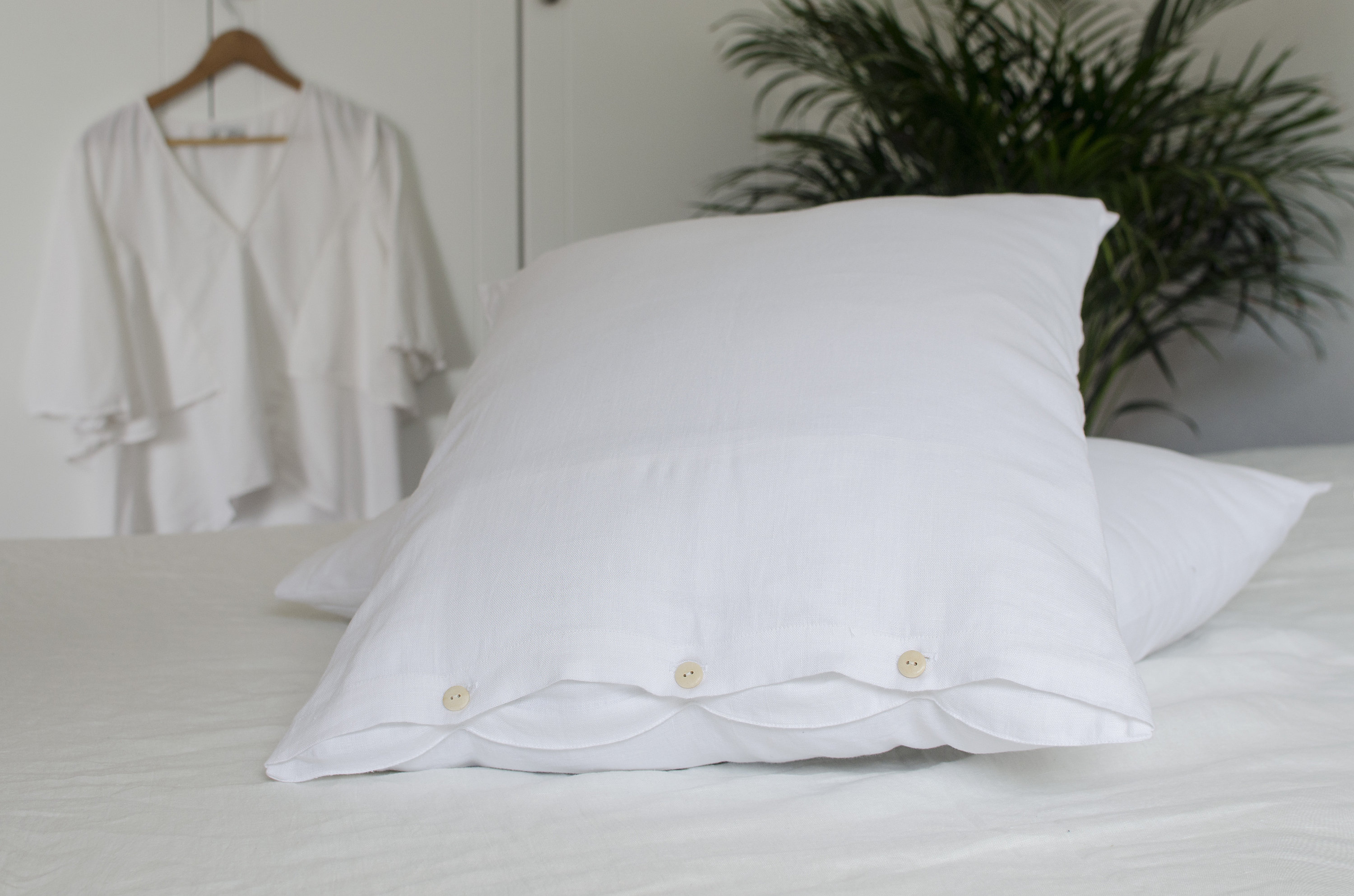 Two buttoned very soft LINEN PILLOWCASES in handmade and made | Etsy