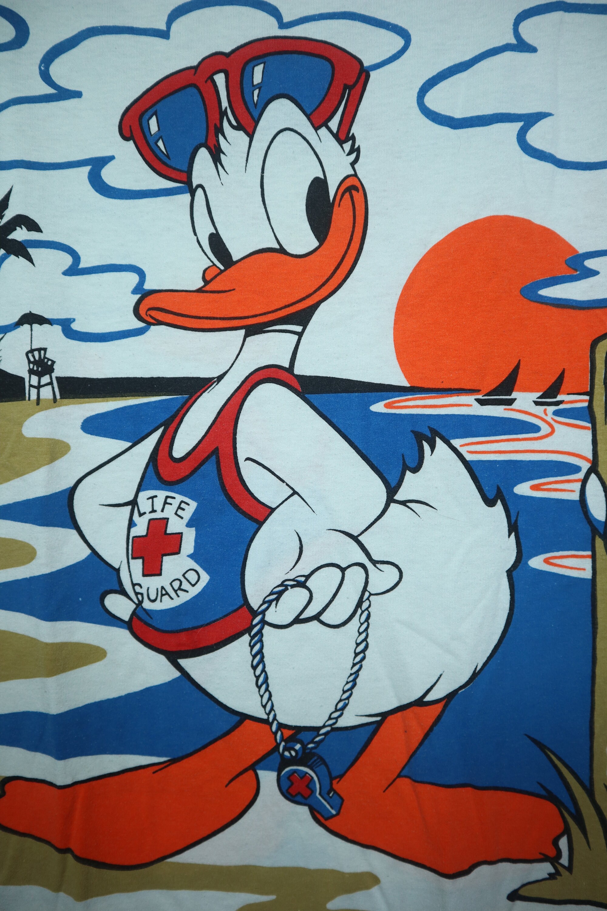 Donald Duck beach lifeguard Disney 1990s Vintage Tshirt
