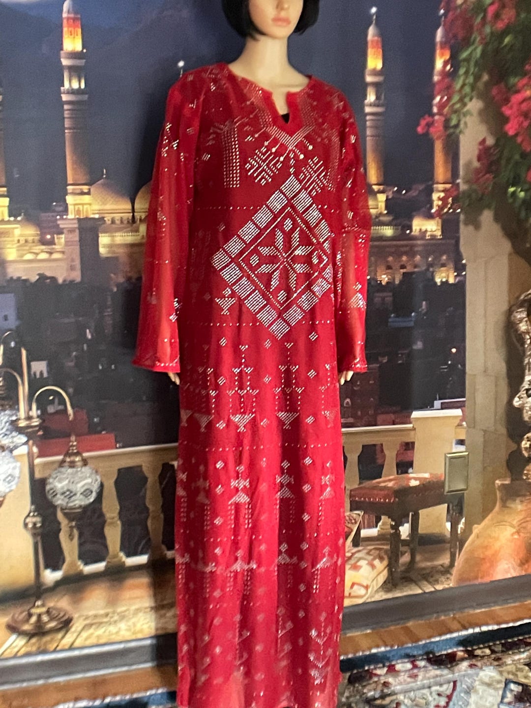 Egyptian Red Assuit W/silver the Perfect Shade of Lipstick Red ...