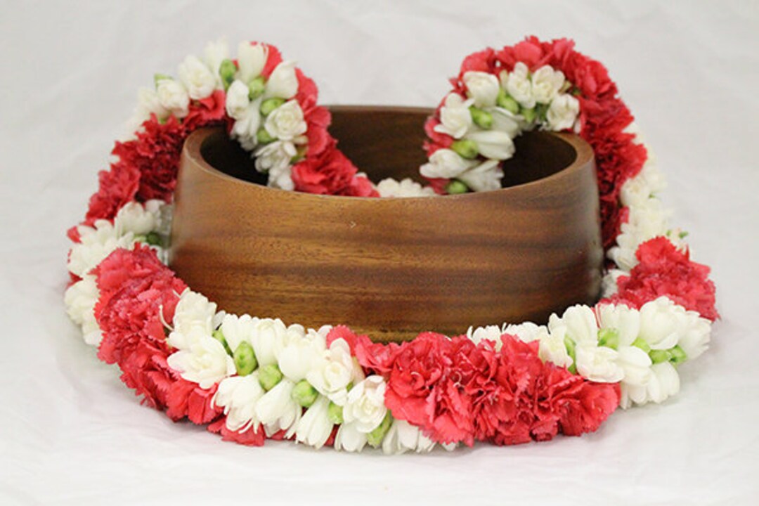 Fresh Lei "tuberose With Pink Carnation Twist" - Choose Your Delivery ...