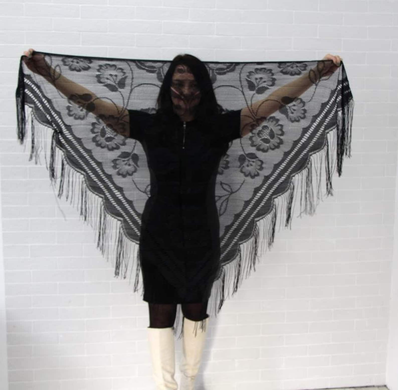 Black Lace Shawl, Long Fringe, Vintage Veil Mantilla, Evening Shoulder ...