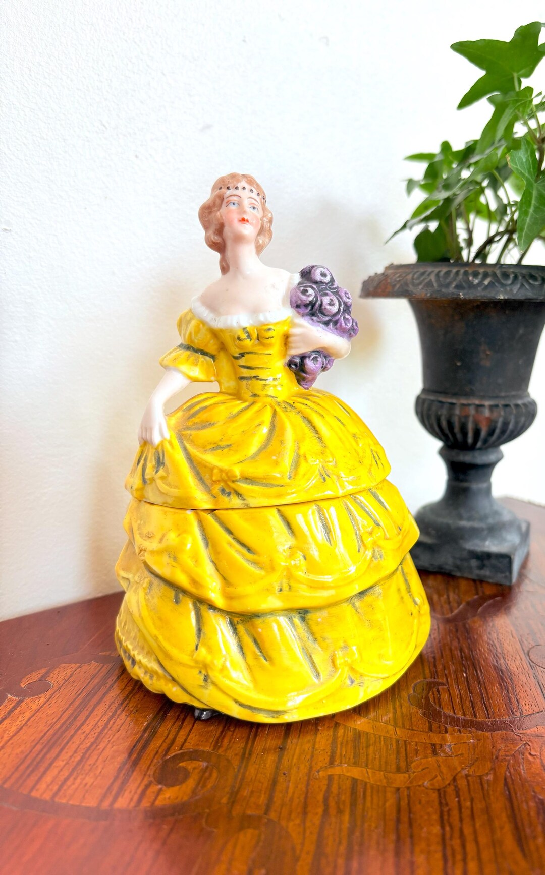 Amazing Rice Powder Box, Porcelain Jewelry Box "the Marquise With ...