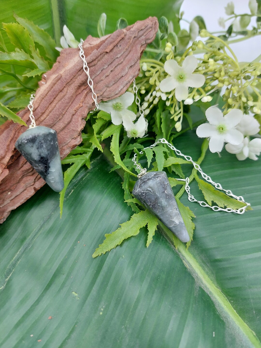 Emerald Pendulum Healing Crystal Accessories Zodiac Mineral Stone - Etsy