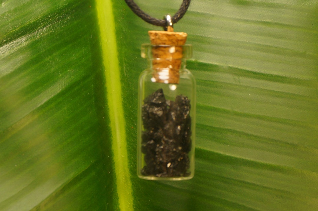 Natural negro turmalina collar Botéle áspera piedra mineral - Etsy España