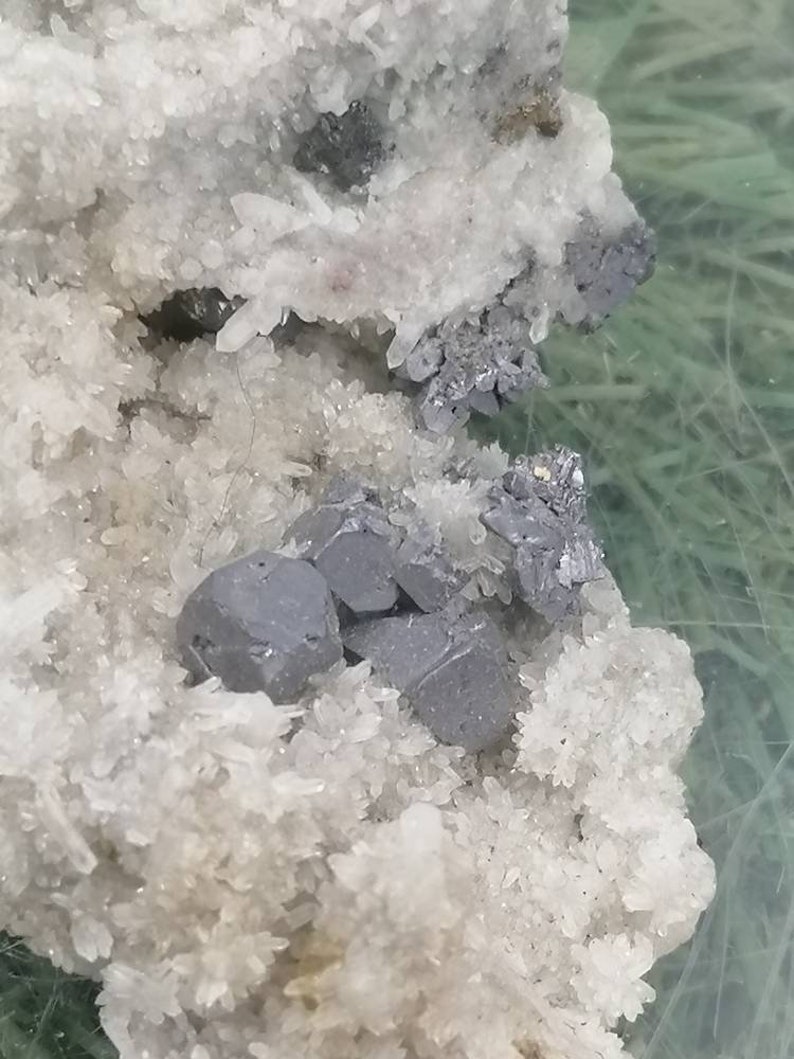 Special Natural Compination of Cluster Quartz Crystal With Calcite ...
