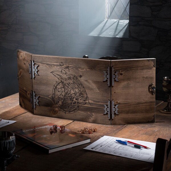 Dungeon Master Screen Raven - Etsy