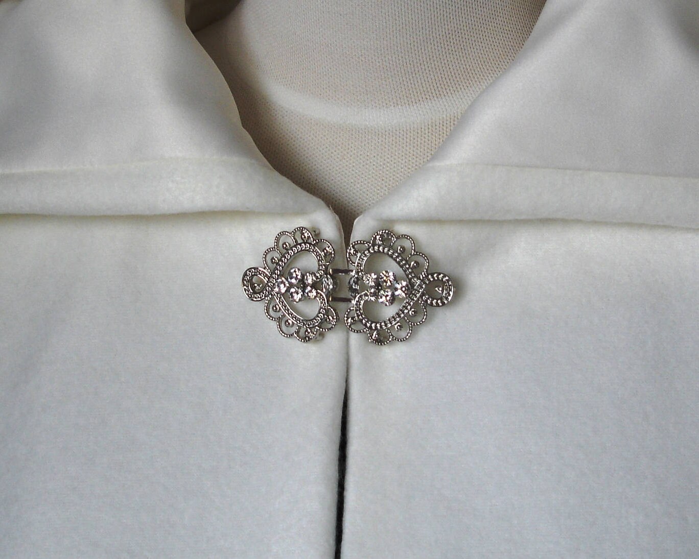 Short Hooded Bridal Cape Wedding Cloak | Etsy