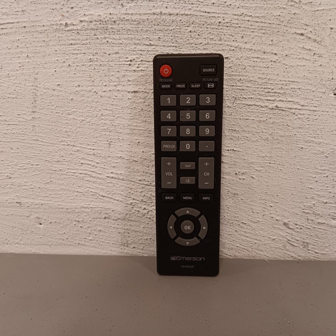 Vintage 90s Emerson NH305UD TV Remote - Etsy