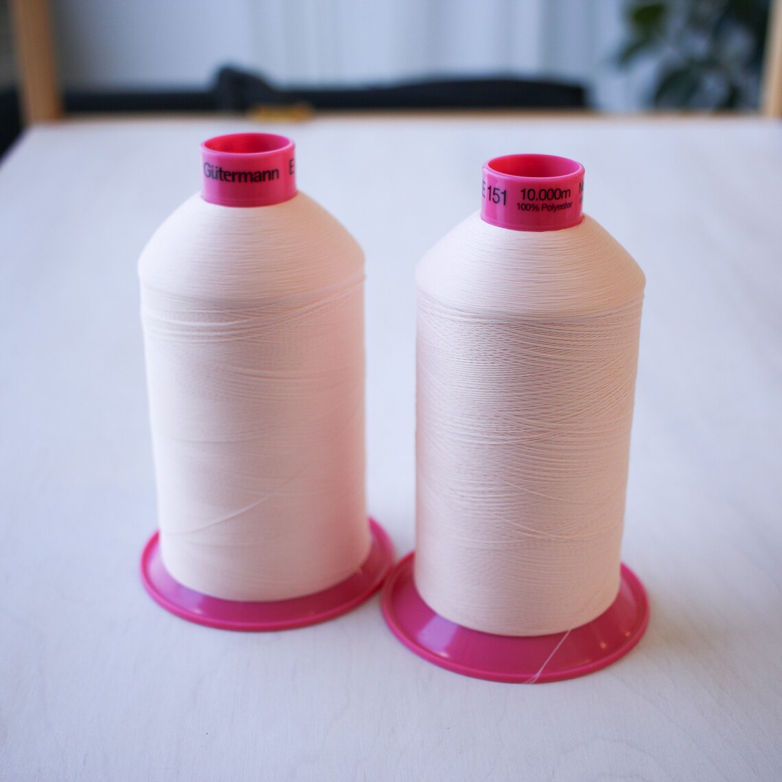 E151 Gutermann Serger/overlocker Thread | 2 Spools - Etsy