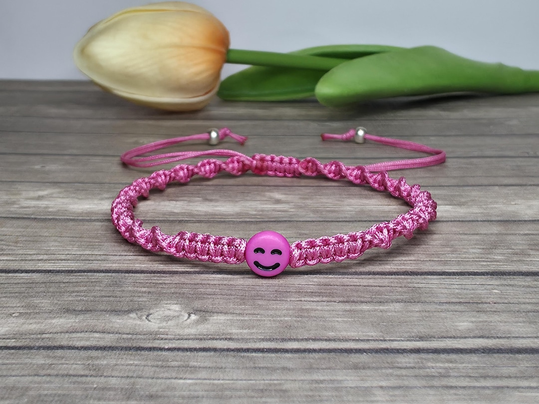 Smiley Face Bracelet - Emoji Bracelet - Charm Bracelet Jewellery ...