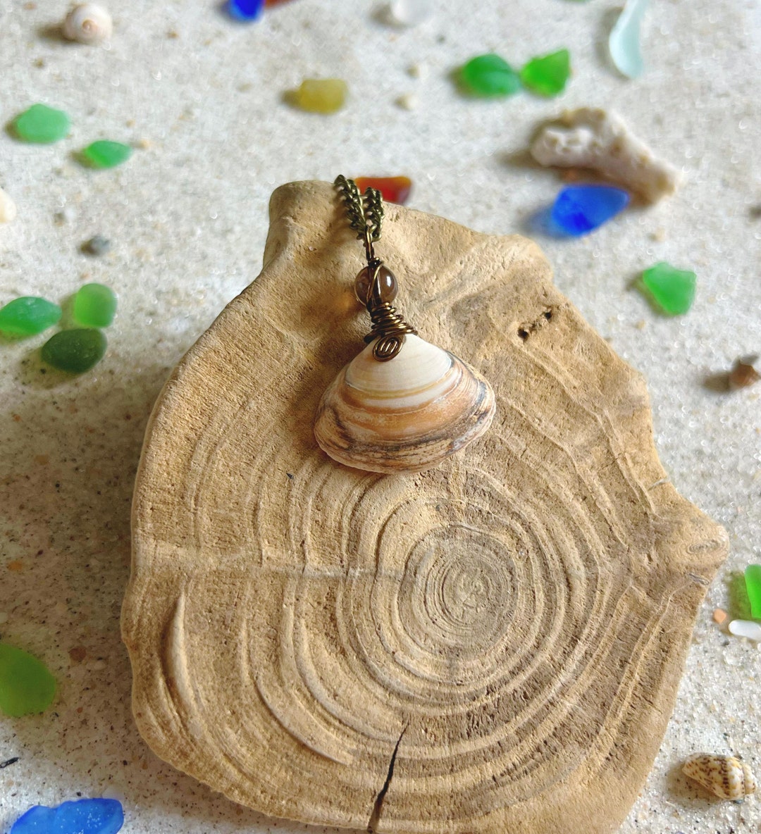 Dainty Clamshell Necklace With Smoky Quartz - Etsy