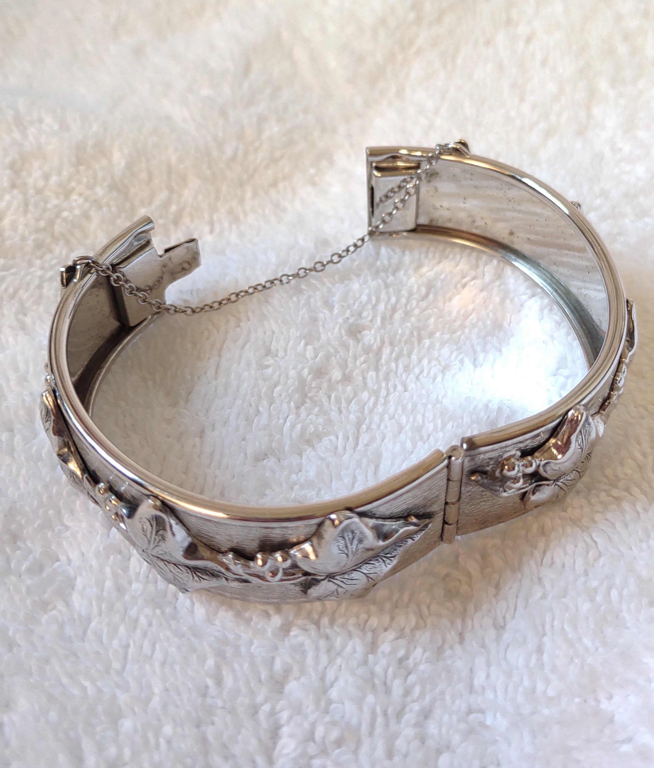 Whiting & Davis Hinged Bangle Bracelet Leaf Design - Etsy
