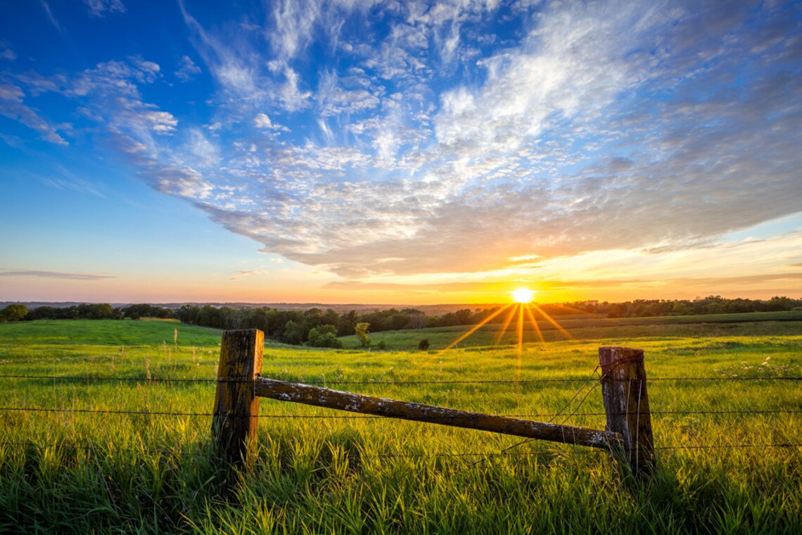 Iowa Landscape - Madison County - Rolling Hills - Countryside Fields ...