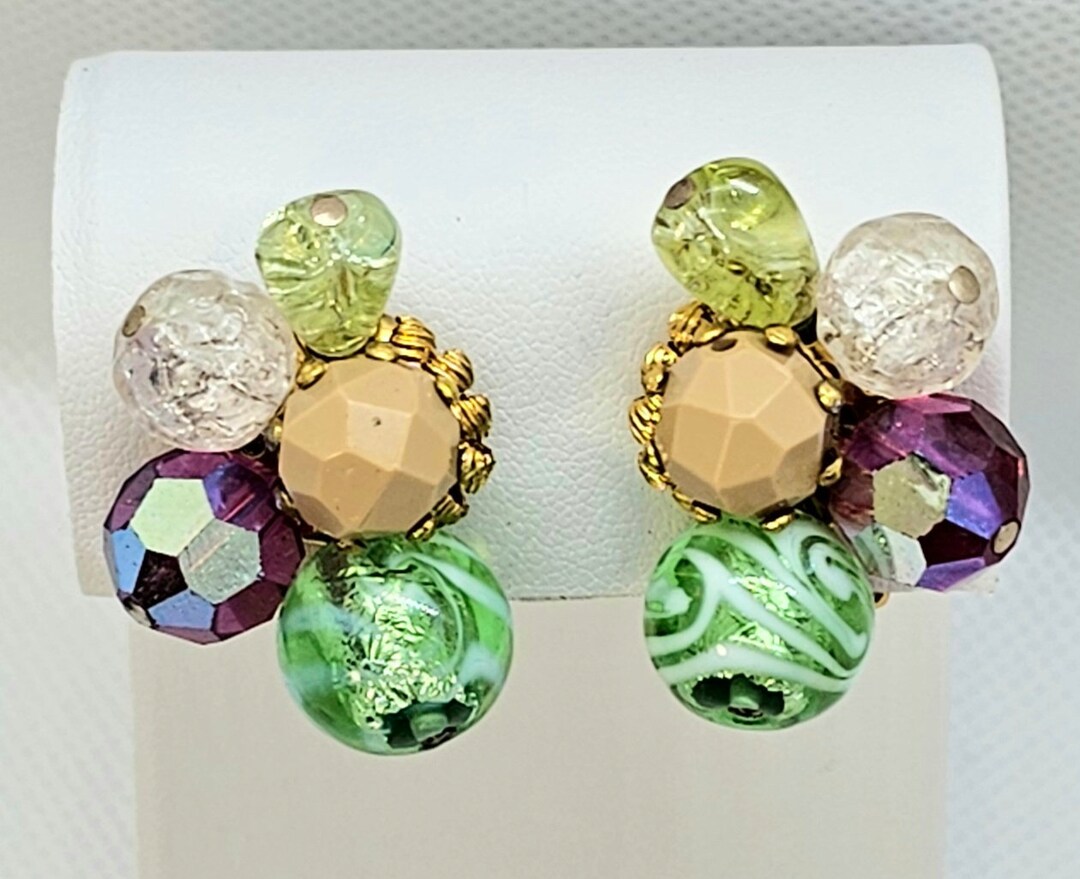 Hattie Carnegie Aurora Borealis Whimsical Confetti Cluster Clip on ...
