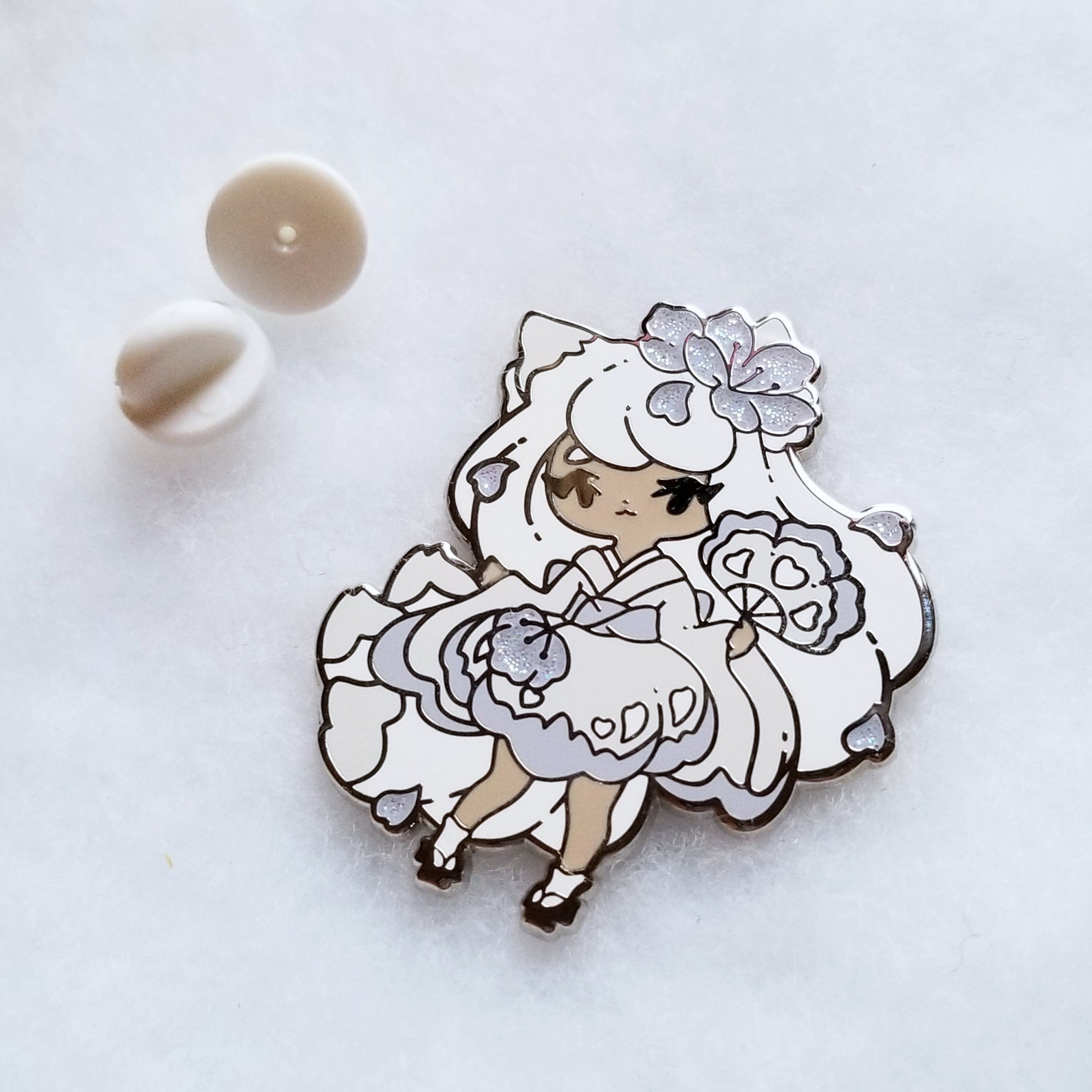 Winter Kitsune Pin - Limited Edition - Etsy