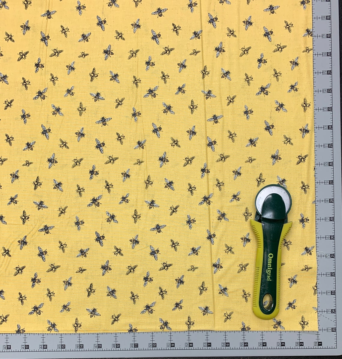 Bee's Life Honey Bee Fabric // Riley Blake Designs C10103 by the HALF ...