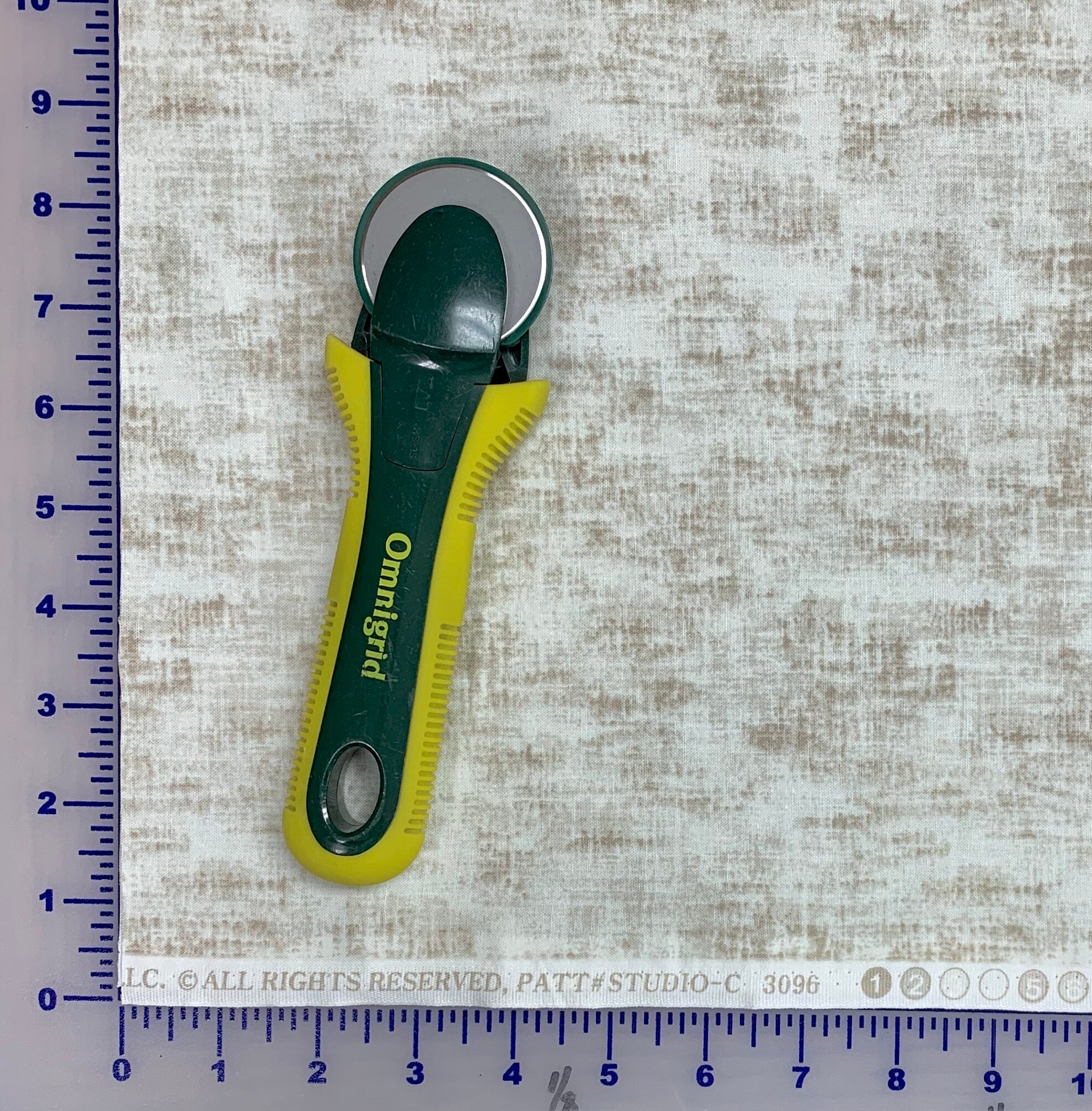 Studio Basics Tonal Texture Fabric // Timeless Treasures C3096 | Etsy